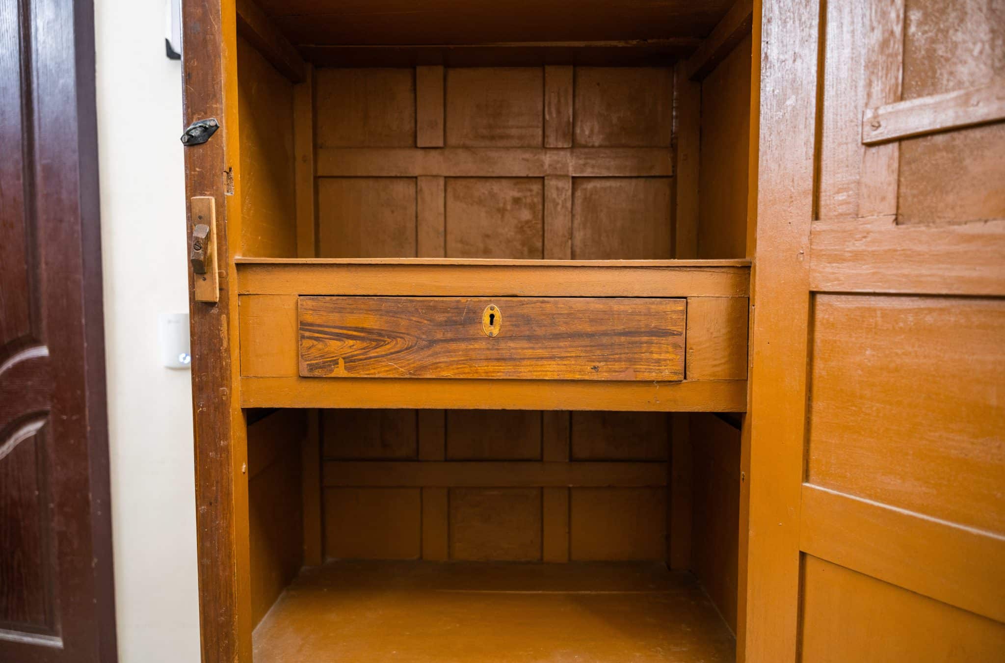 The cupboard that welcomed the daughter to the family - Museum of ...